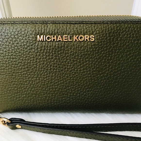 Michael Kors | Bags | Mk Jet Set Travel Large Phone Case Wallet | Poshmark